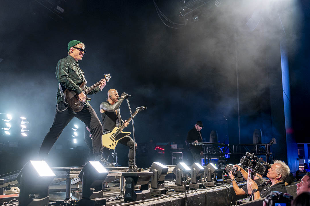 Rock’s Double Dose: Daughtry and Seether Bring It Big in Texas – Photos ...