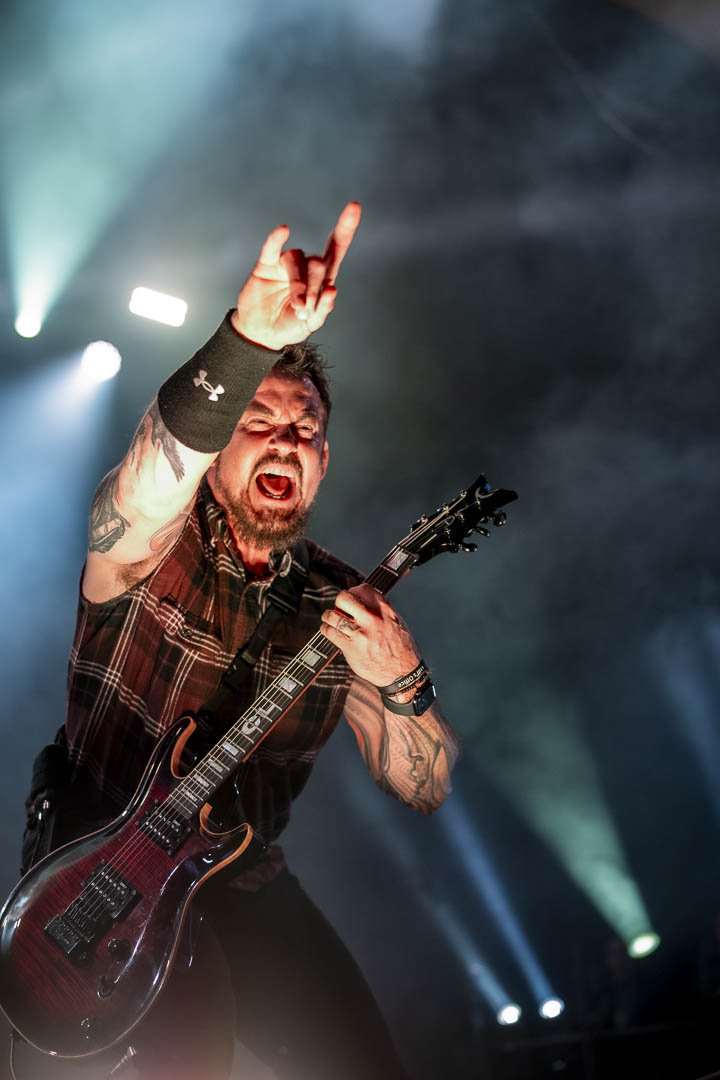 Rock’s Double Dose: Daughtry and Seether Bring It Big in Texas - Photos ...